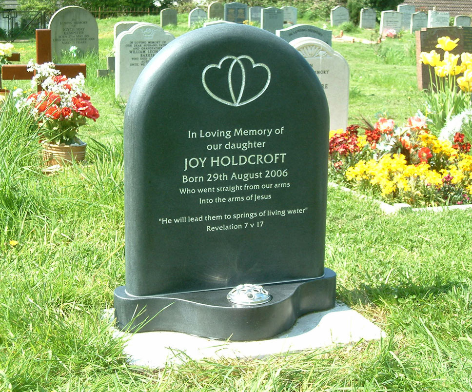 Bespoke Smooth Stone Round-Top Headstone - Memorials of Distinction